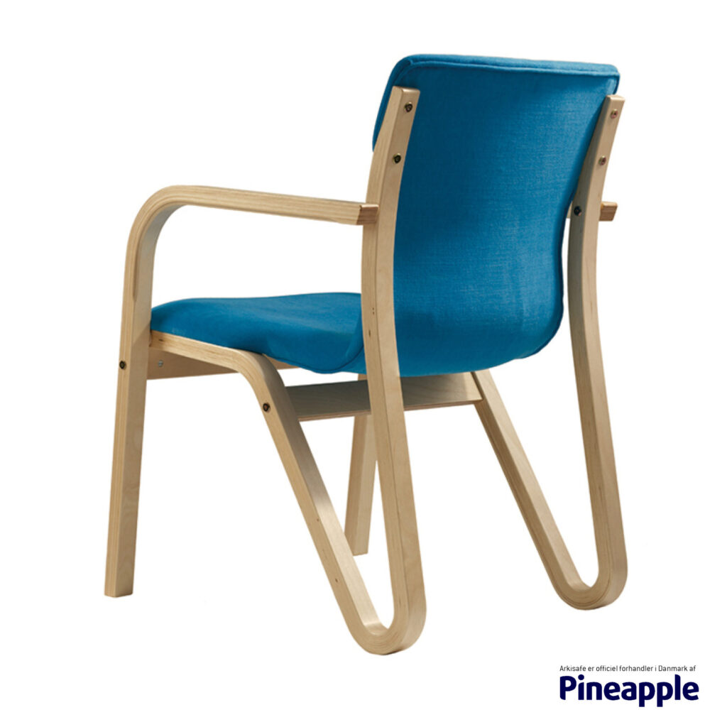Vee chair – with armrests – Arkisafe